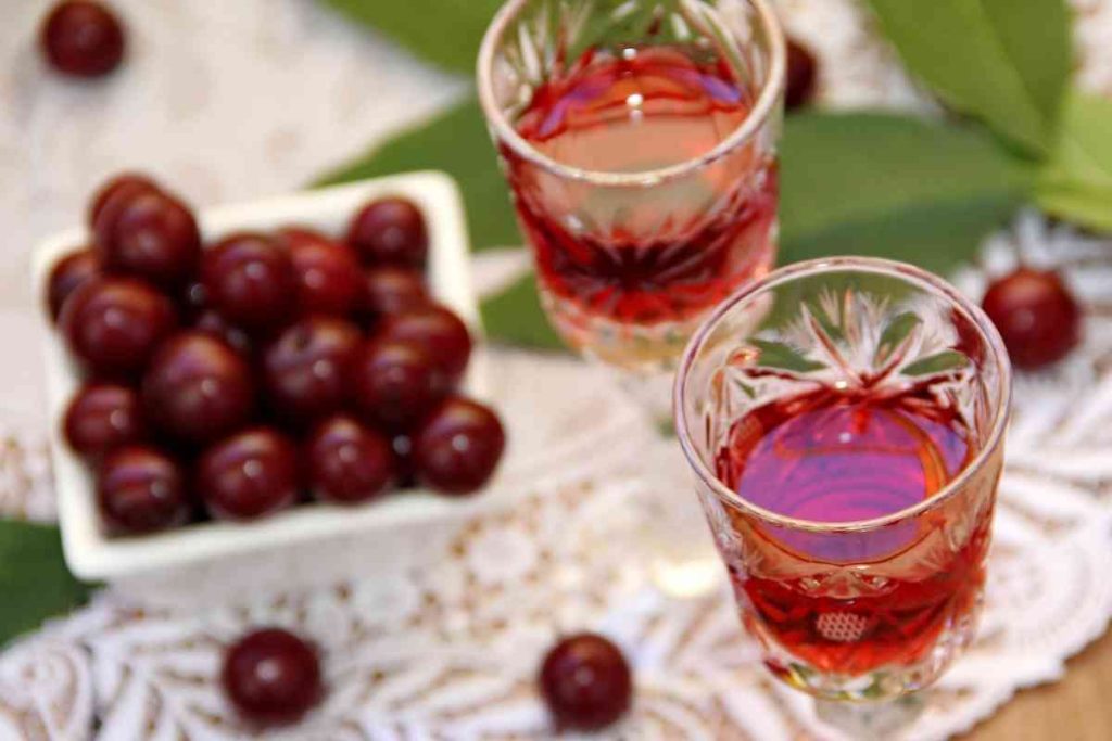 10 Best Amaretto Substitutes