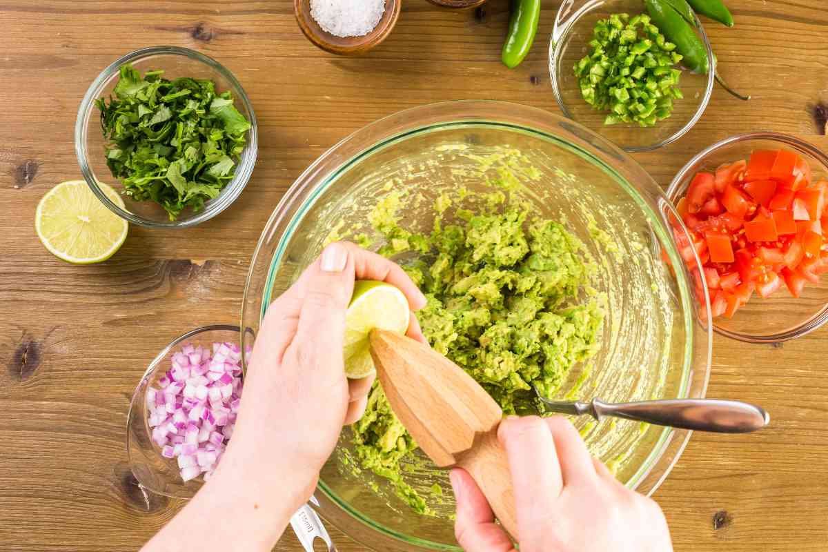 Avocado Salsa Vs. Guacamole: What Is The Difference